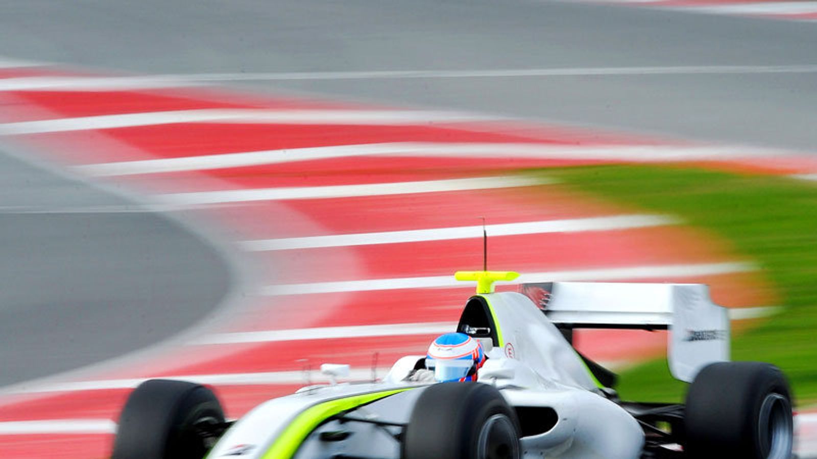 Diffuser row rumbles on | F1 News