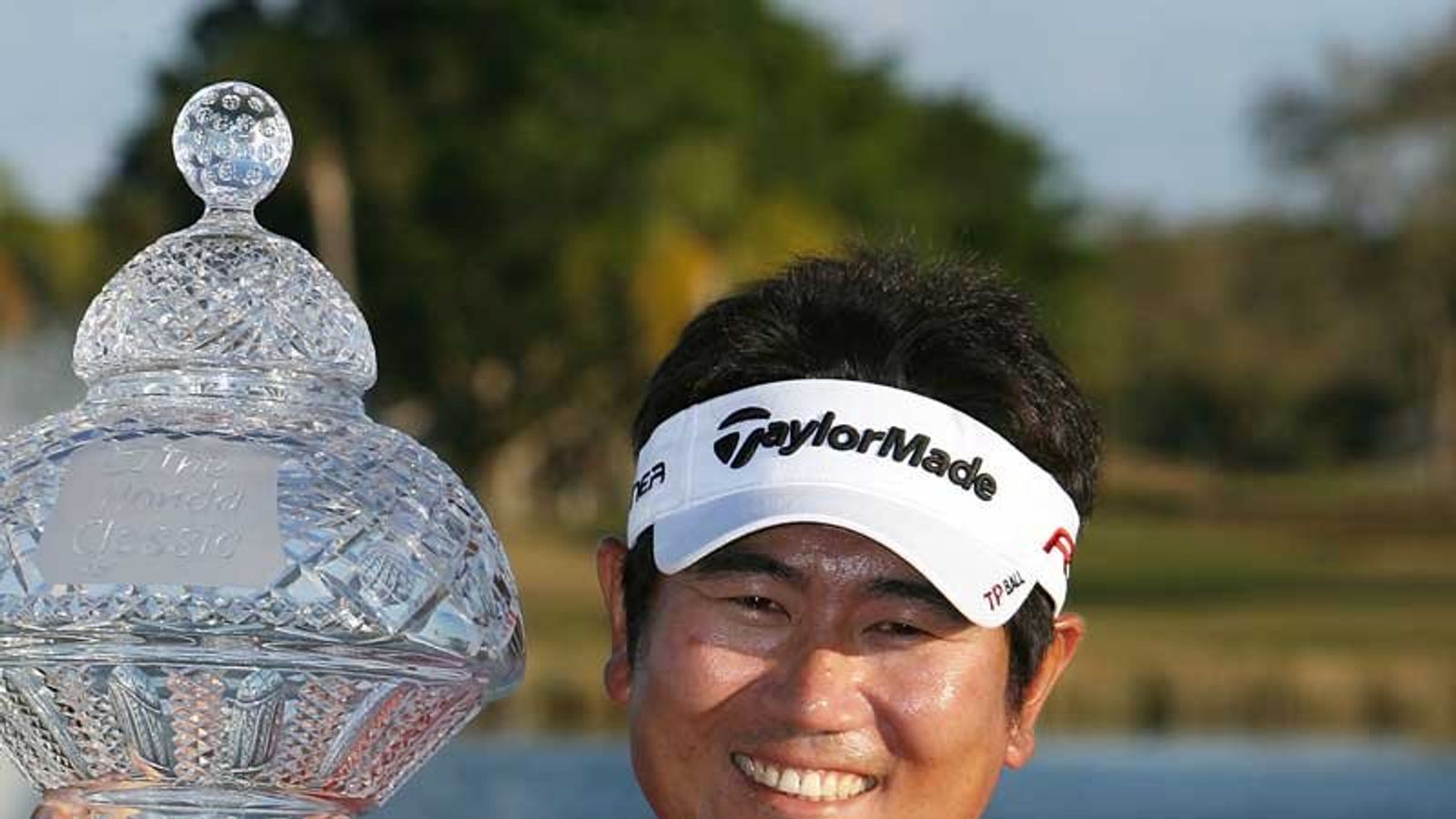 Yang hangs on for victory | Golf News | Sky Sports