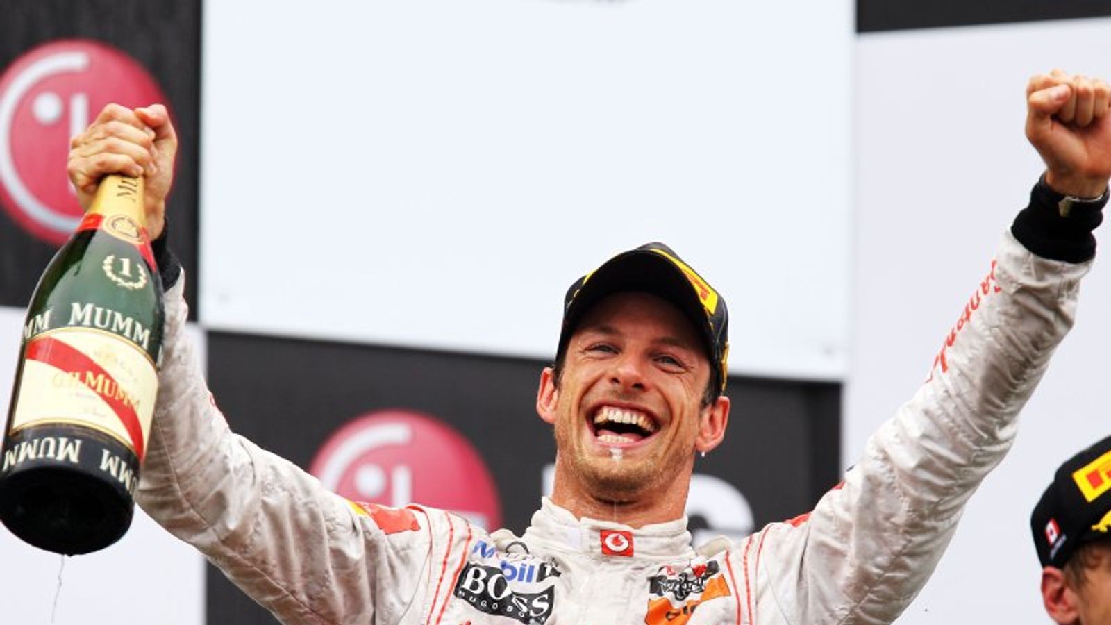 Button hails 'amazing' win | F1 News