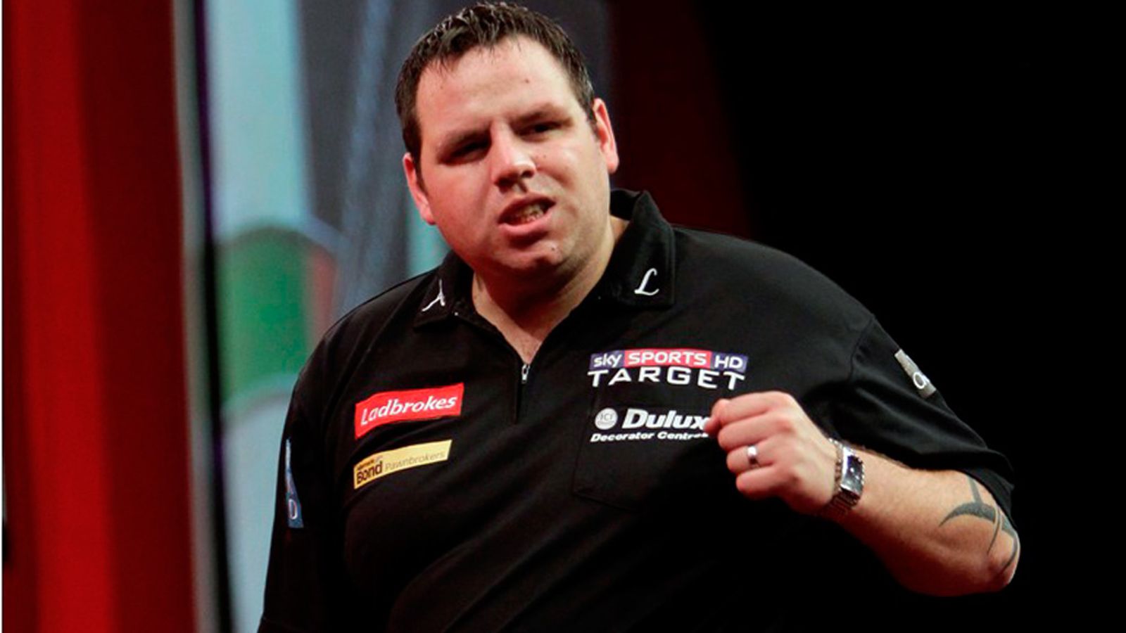 Lewis edges Wade epic | Darts News | Sky Sports