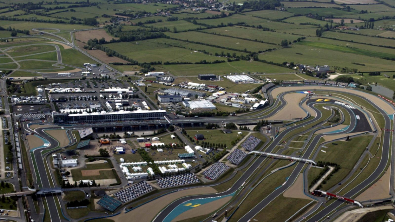 Three teams to test at Magny-Cours | F1 News