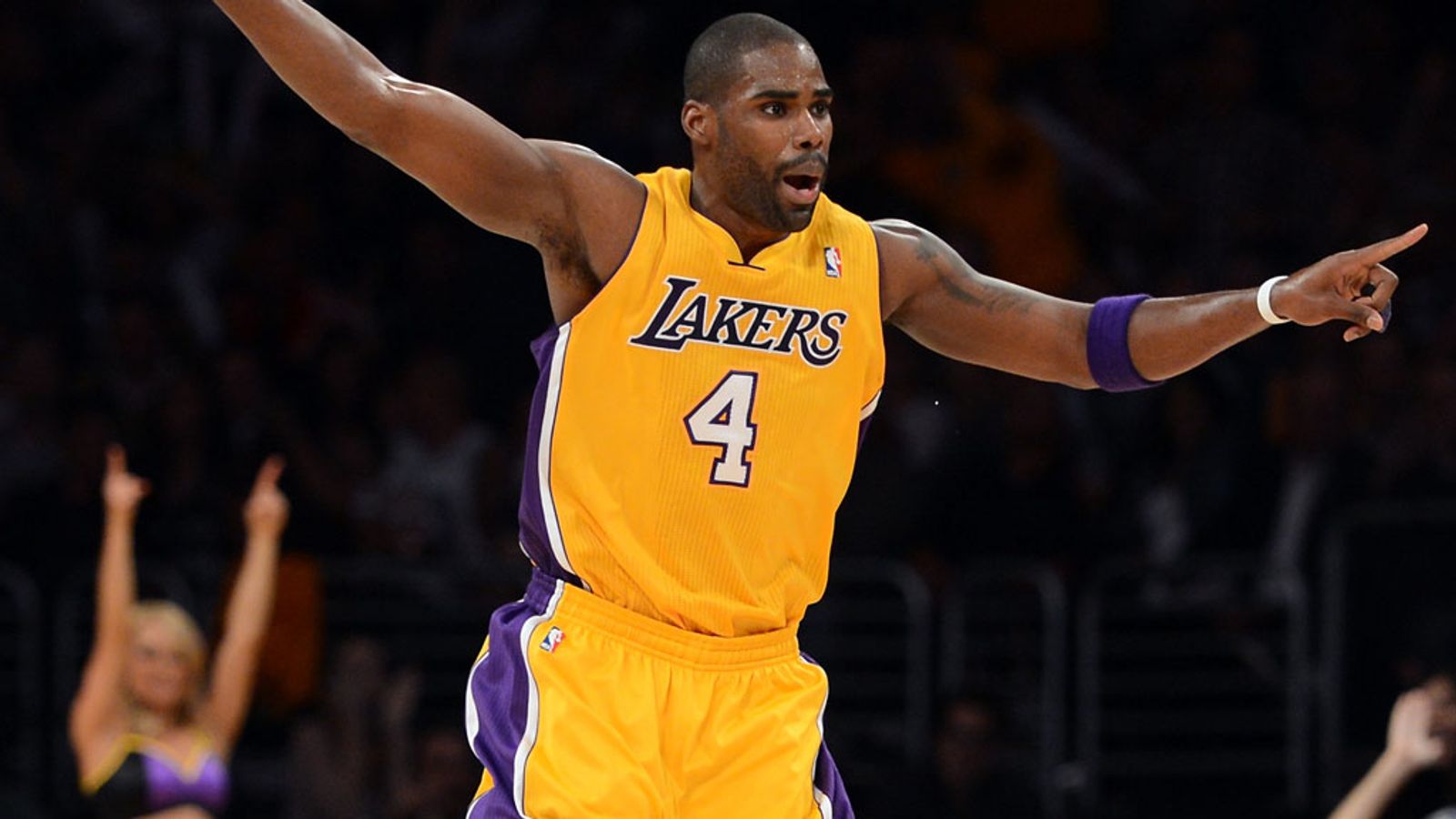 Antawn Jamison posted 33 points as the Lakers crushed the Nuggets in ...