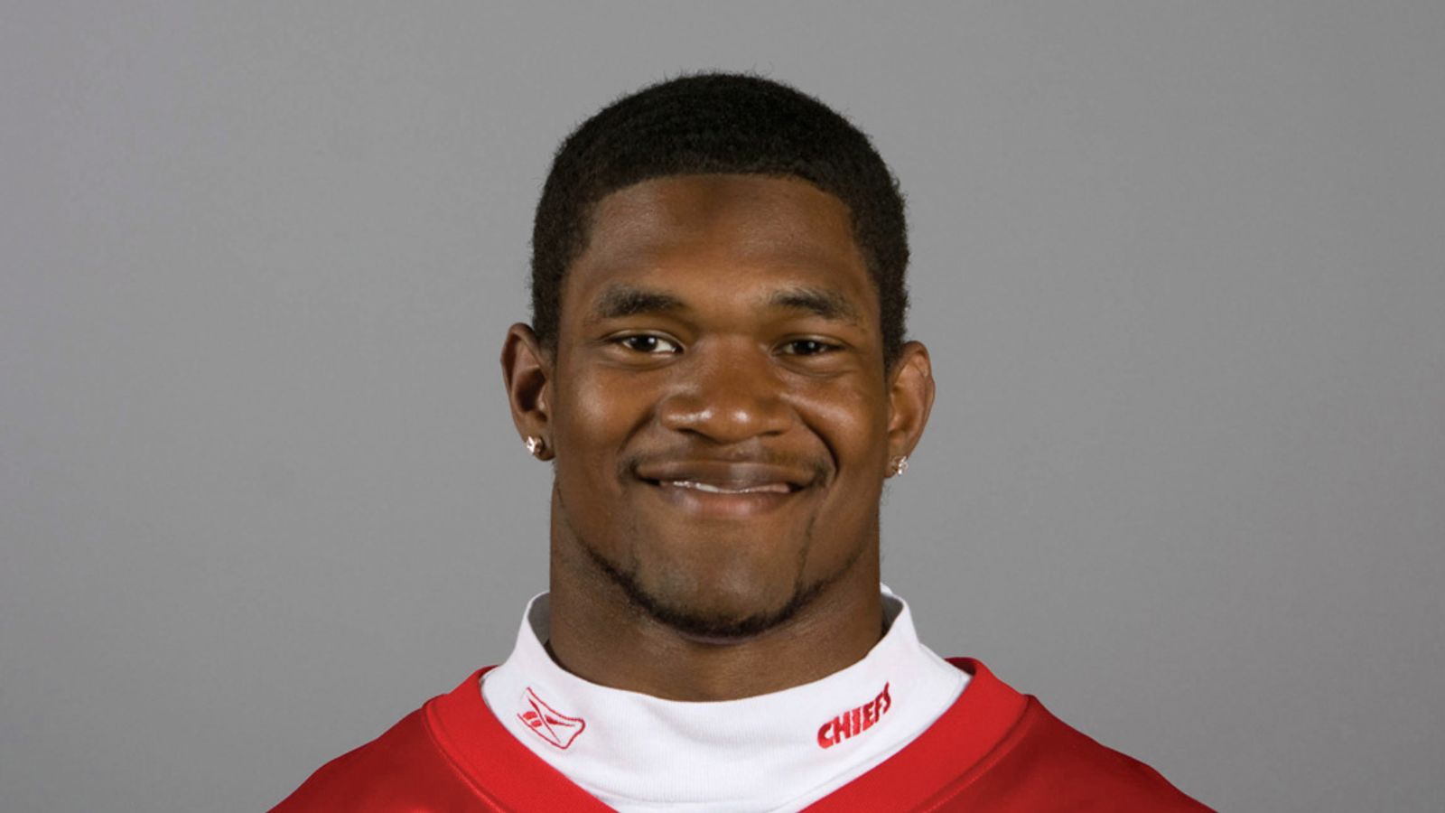 Kansas City Chiefs linebacker Jovan Belcher commits suicide in front of ...
