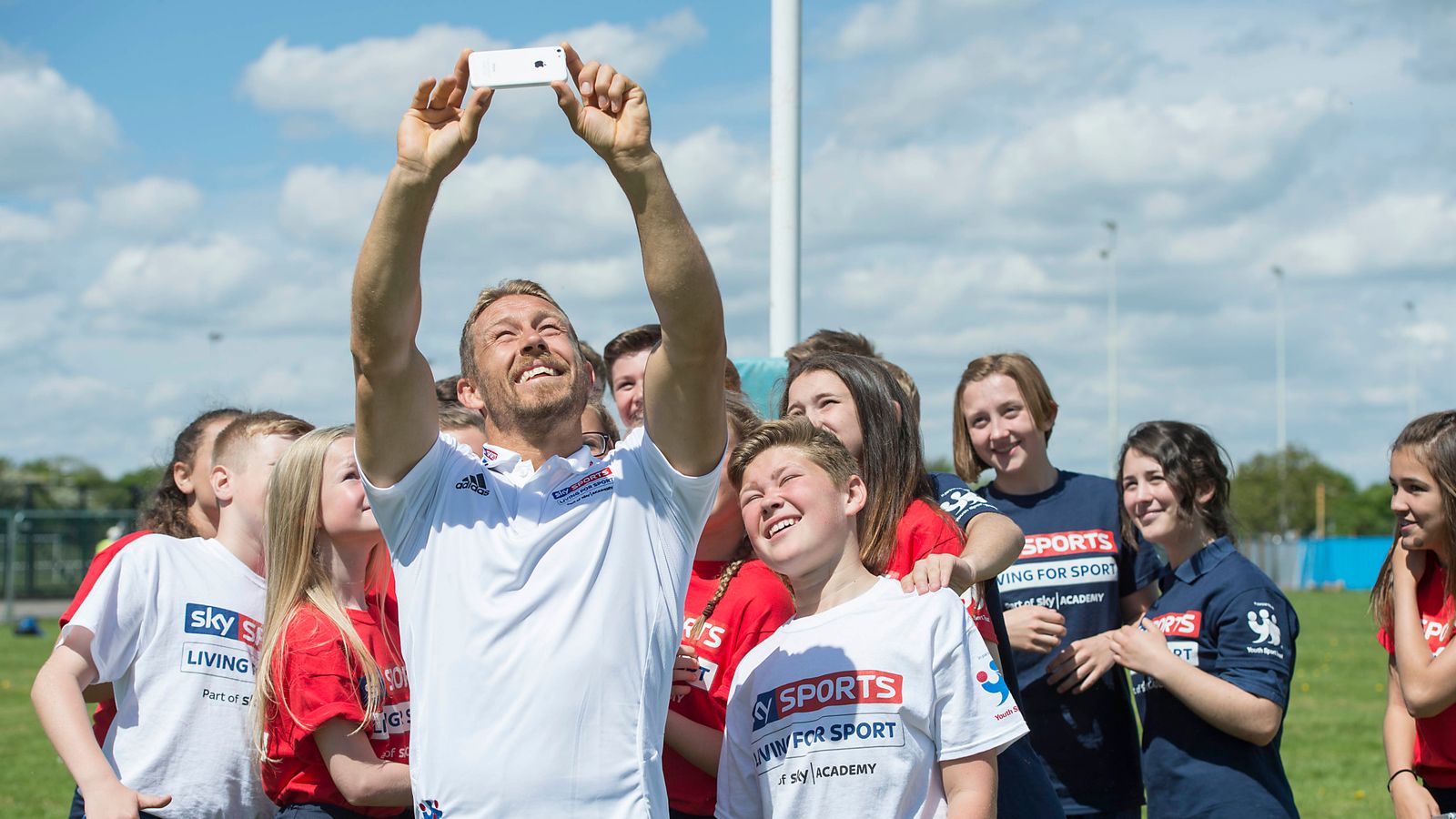 Jonny Wilkinson gives a rugby union masterclass to students at a ...