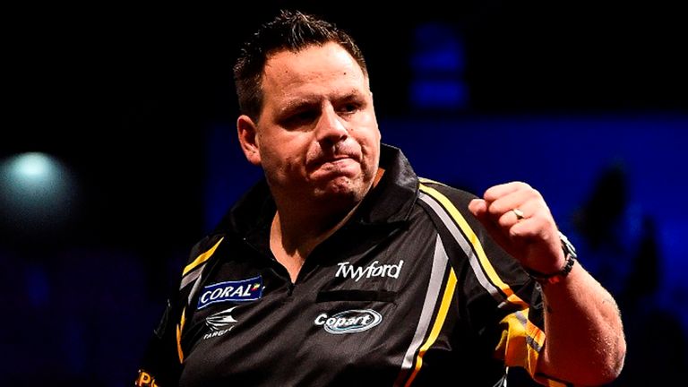 World Grand Prix Darts: Adrian Lewis and Raymond van Barneveld meet on ...