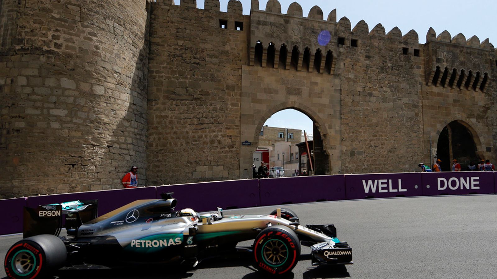 European GP 2016, Practice 3: Three out of three for Lewis Hamilton ...