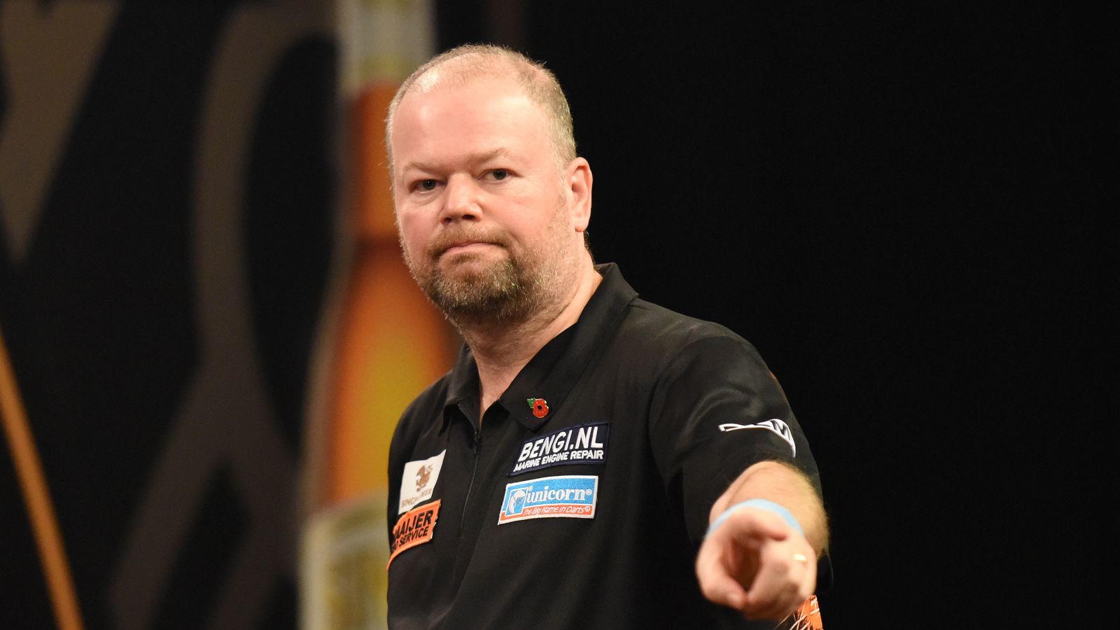 Raymond van Barneveld and Peter Wright can extend their perfect records ...