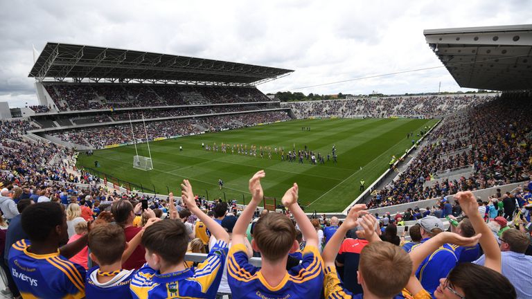 GAA: Defending All-Ireland champions Tipperary weather late Clare ...