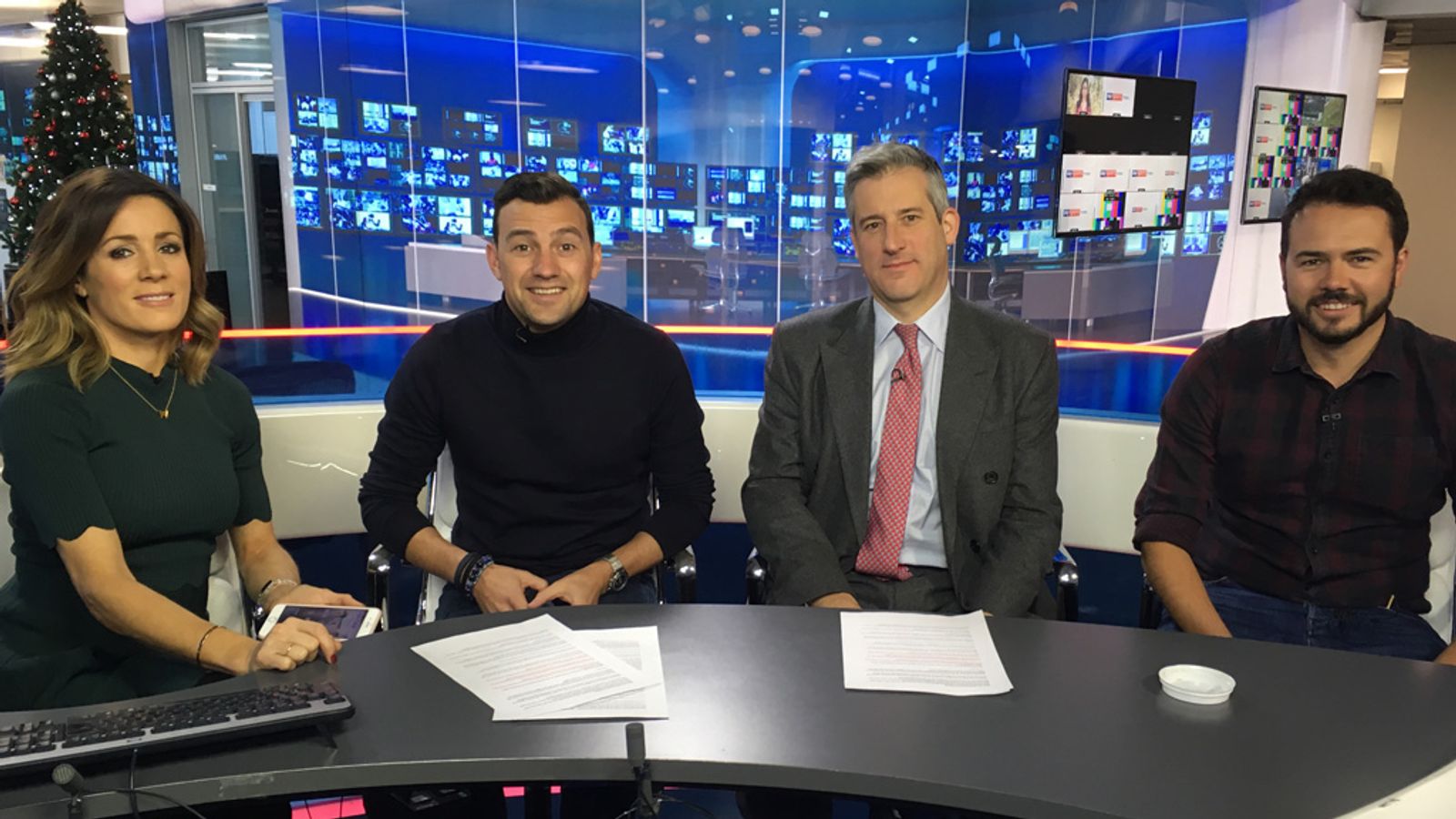 The F1 Report: Journalists Special on F1 2017, Lewis Hamilton's title ...