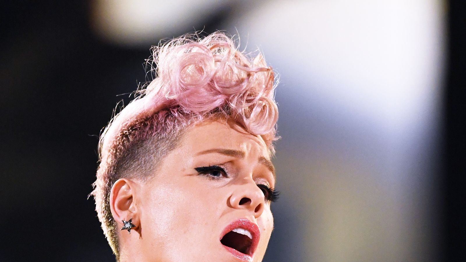 P!nk to sing Star Spangled Banner at Super Bowl LII in Minneapolis ...