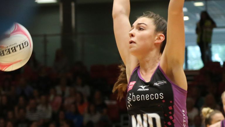 Zara Everitt moves from benecos Mavericks to Loughborough Lightning ...