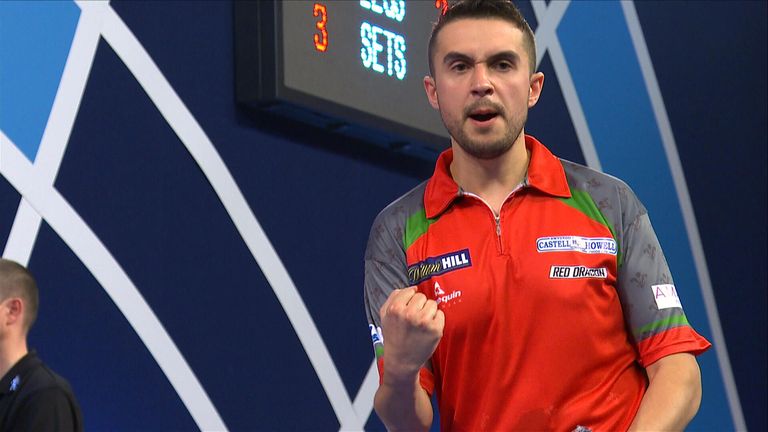 Jamie Lewis knocks out Daryl Gurney at World Darts Championship | Darts ...