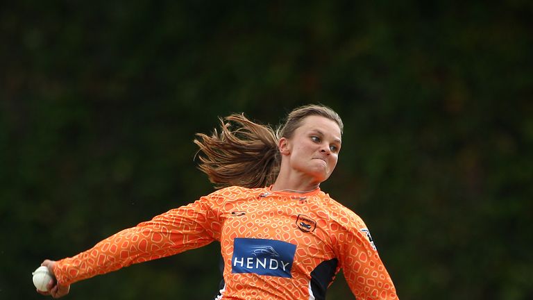 KSL2019: Danni Wyatt and Suzie Bates set up thrilling win for Southern ...