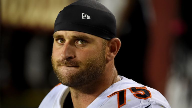 Chicago Bears guard Kyle Long announces retirement | NFL News | Sky Sports
