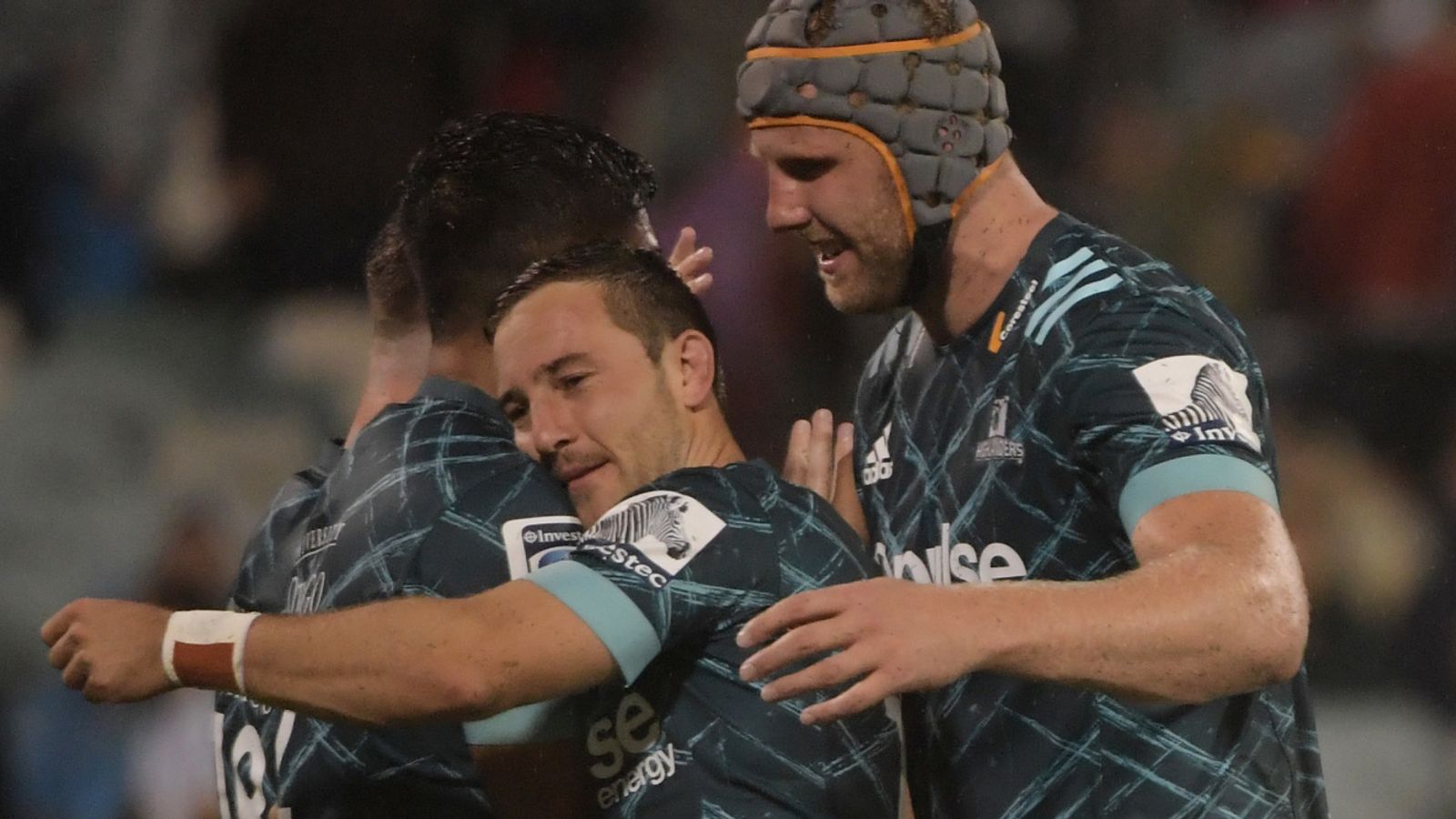 Super Rugby wrap: Chiefs and Hurricanes win, Highlanders leave it late ...