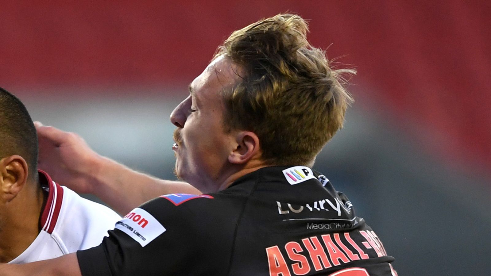 Olly Ashall-Bott: Huddersfield Giants sign full-back on 10-month ...