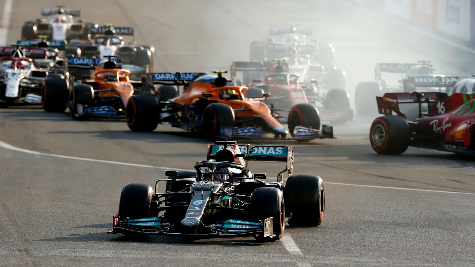 Azerbaijan GP: Lewis Hamilton blows race chance with error after ...